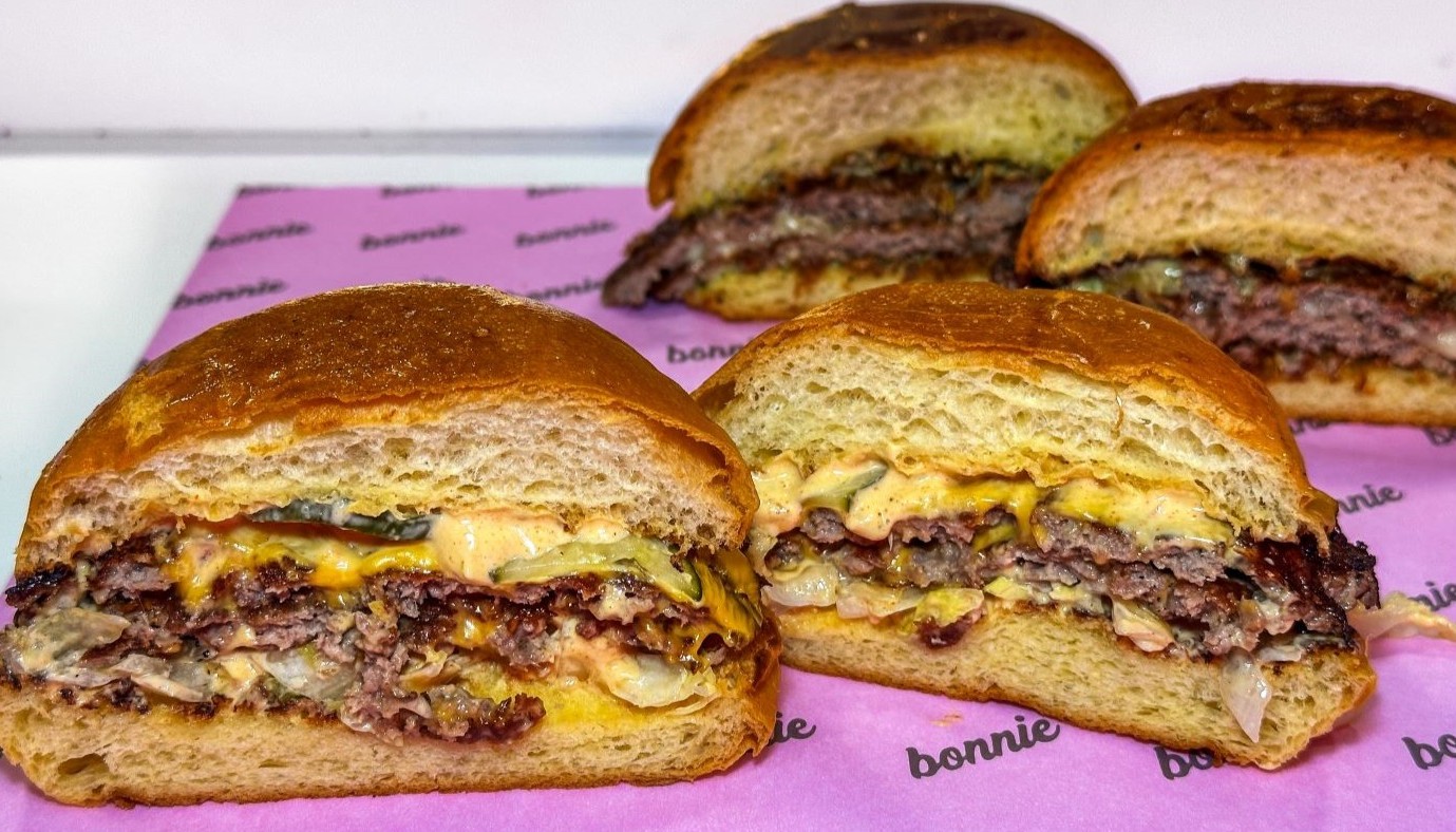 Bonnie Burgers: Smashing spree στο Κουκάκι | The FNL Guide